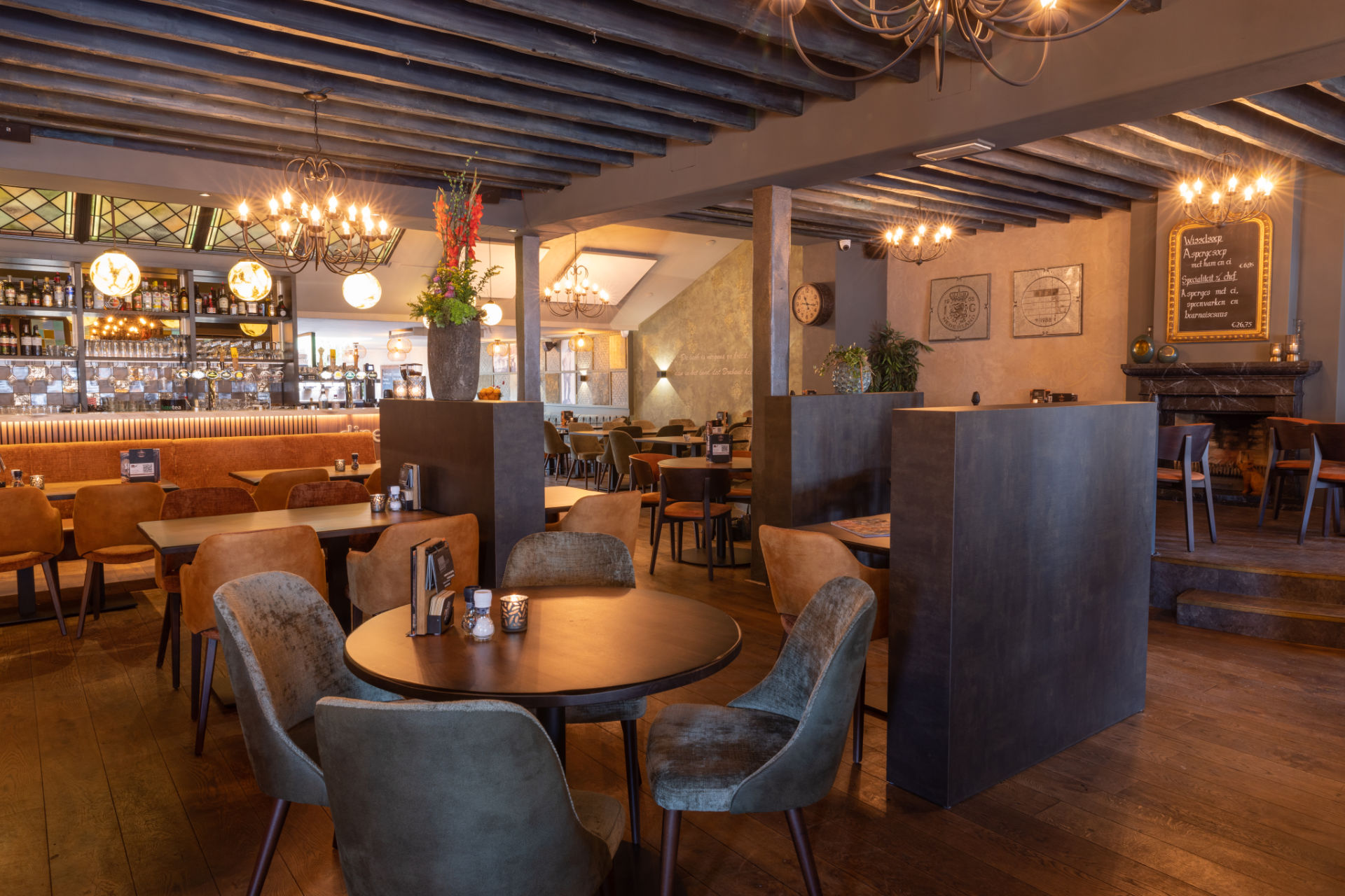 Restaurant Dinee Café Veertien